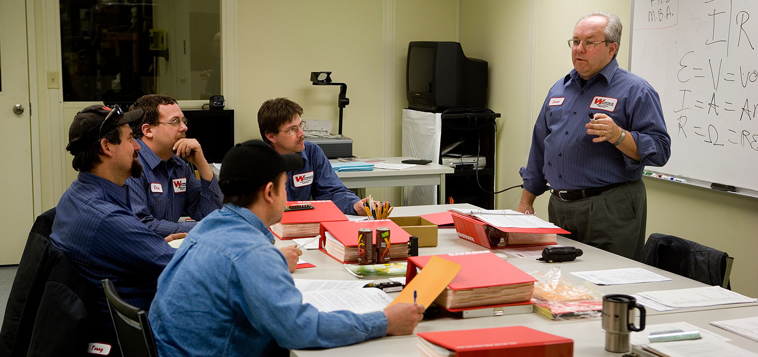 Forklift Mechanic & Technician Training Programs|Associated